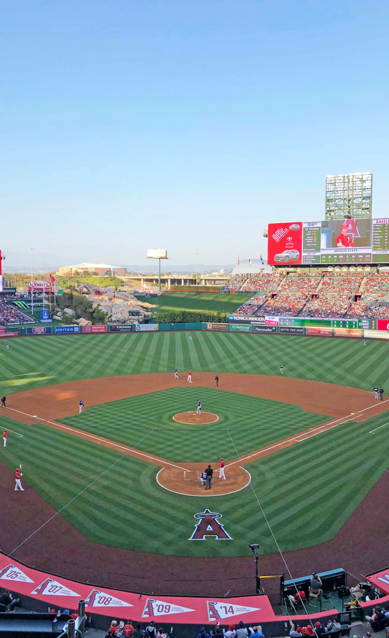 Angels opt to extend lease at Angel Stadium through 2032
